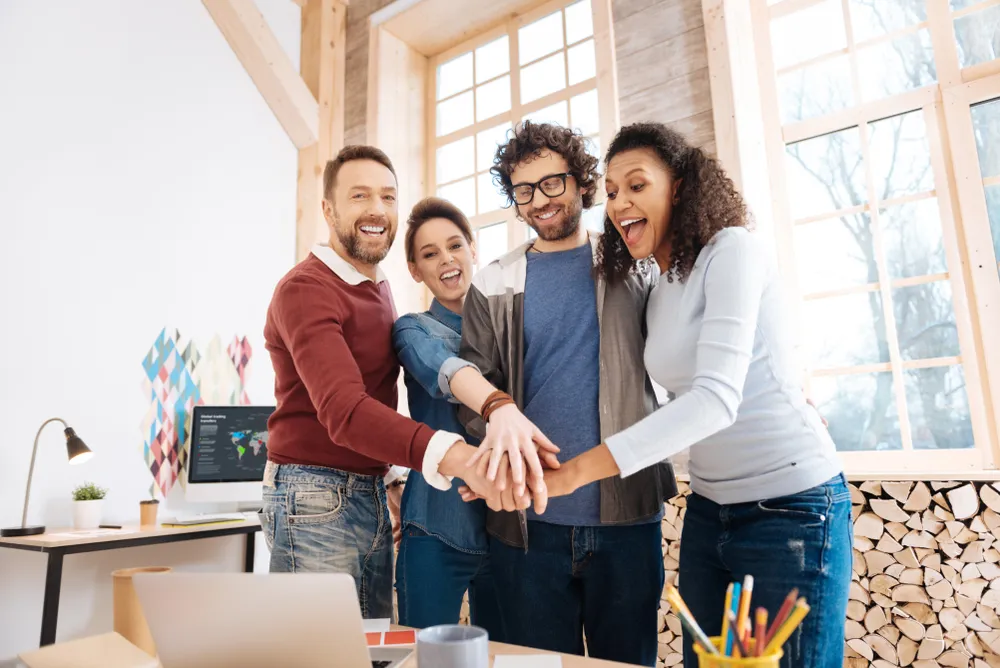 Dynamic Communication: Adapting Skills for Meaningful Interactions in ...